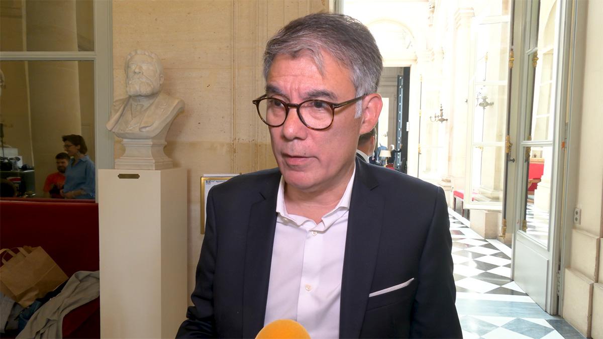 Le ton monte sur X entre Faure et Mélenchon